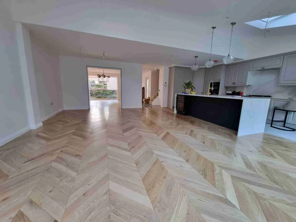 Chevron Invisible Oak Brushed & Oiled Flooring 90x4/16x510mm